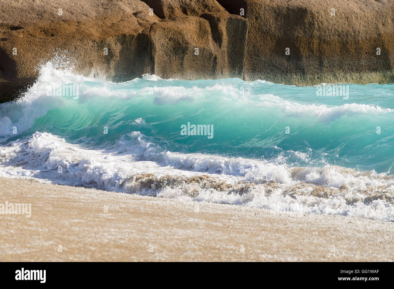 Turquoise wave hi-res stock photography and images - Alamy