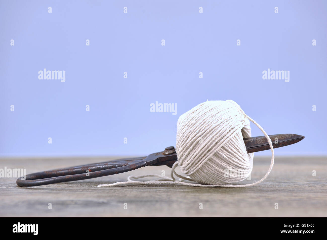 A studio photo of a ball of string Stock Photo - Alamy