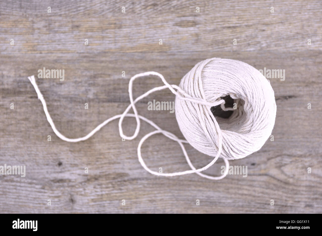 A studio photo of a ball of string Stock Photo - Alamy
