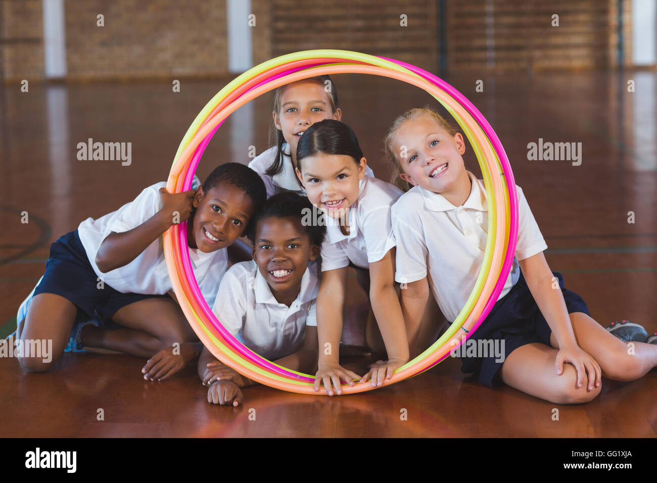 Basketball hoop and hands hi-res stock photography and images - Alamy