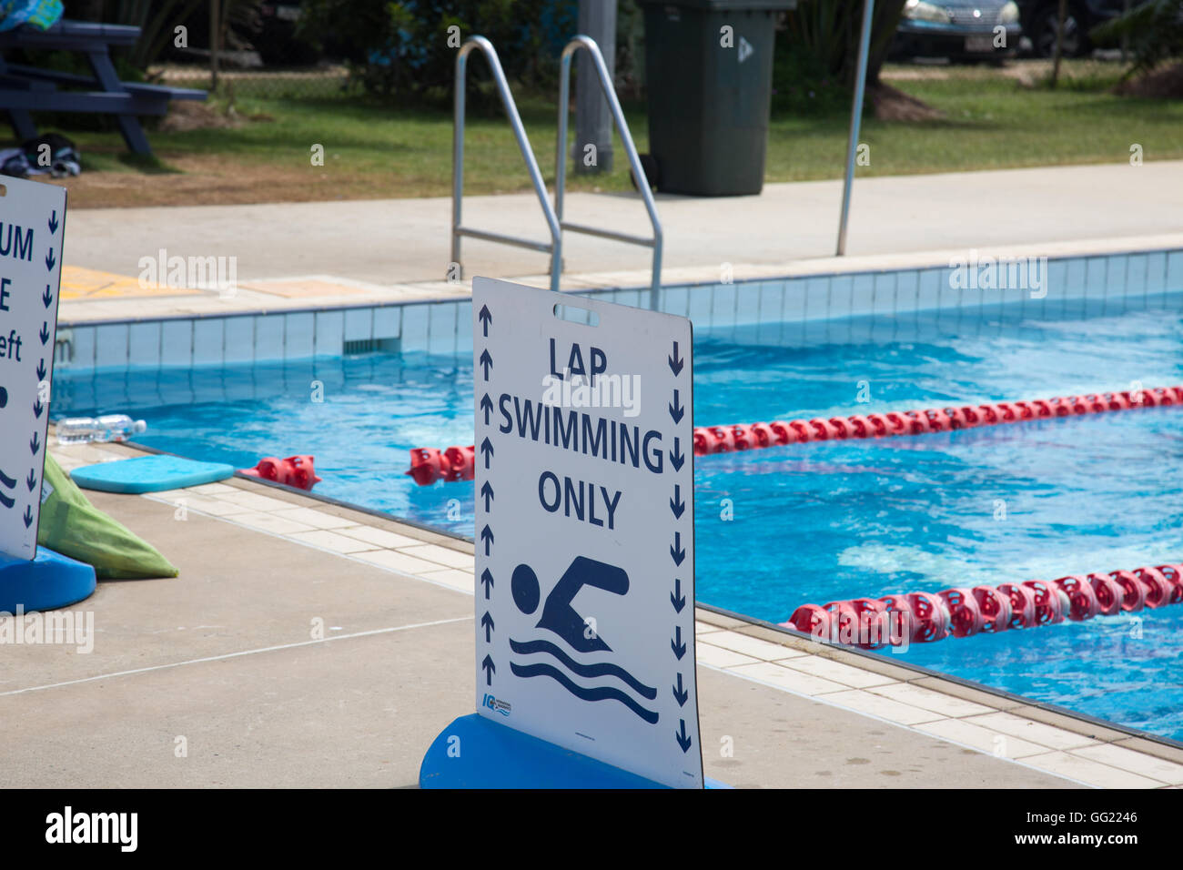 Lap swim hi-res stock photography and images - Alamy