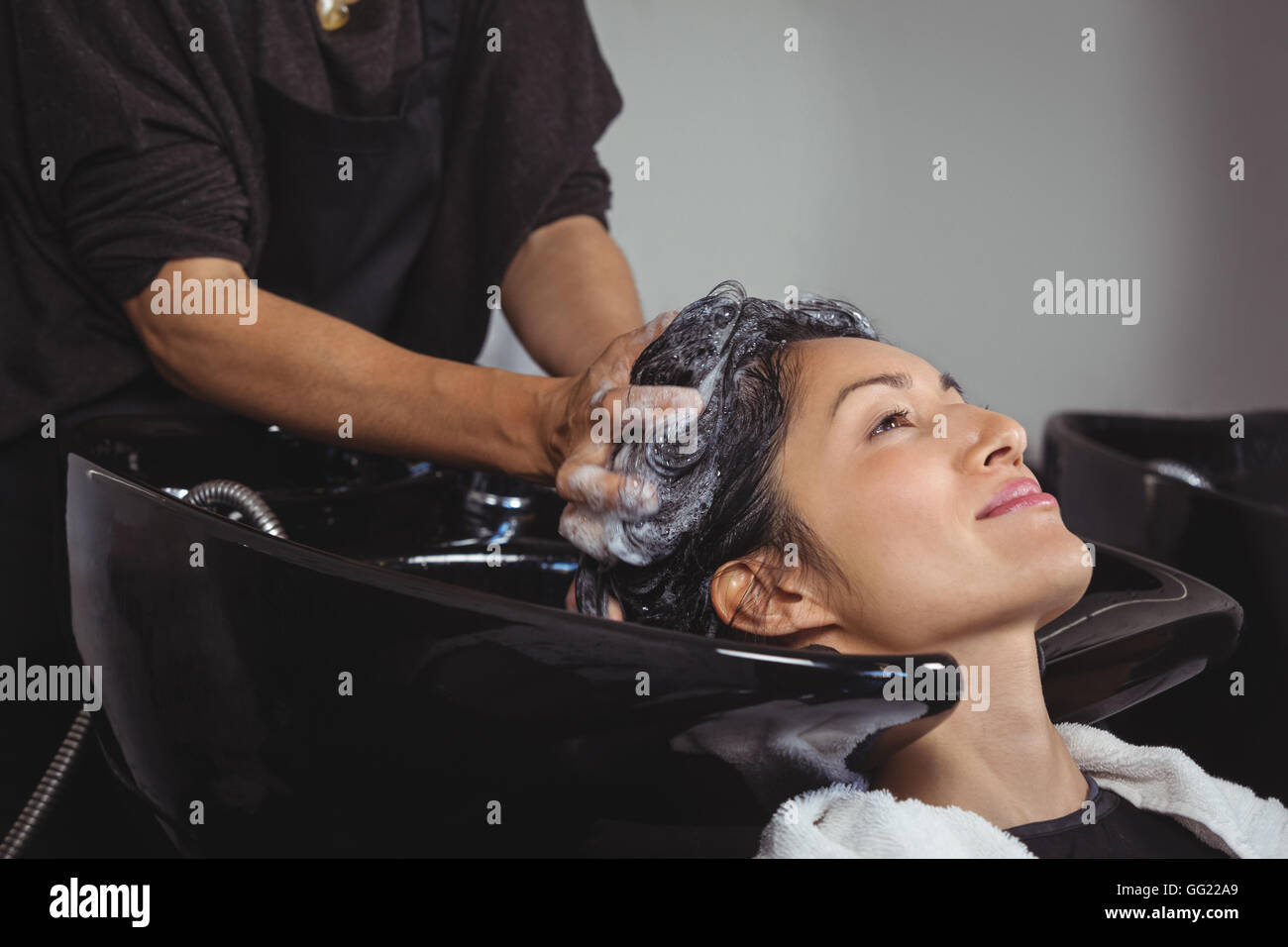 Hair wash hi-res stock photography and images - Alamy