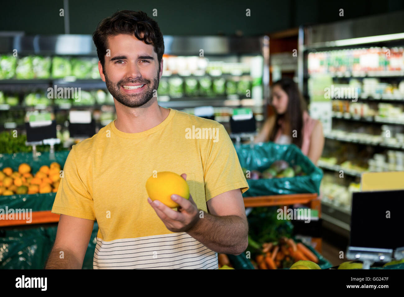 Man buying fruit hi-res stock photography and images - Alamy