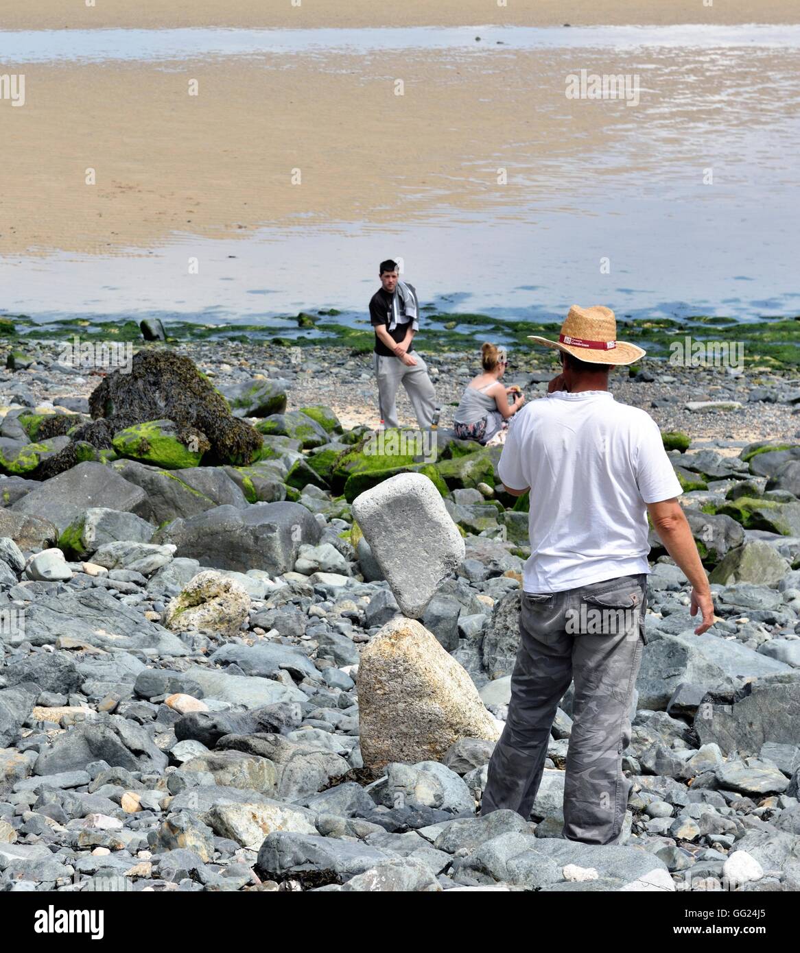 Balancing rocks hi-res stock photography and images - Alamy