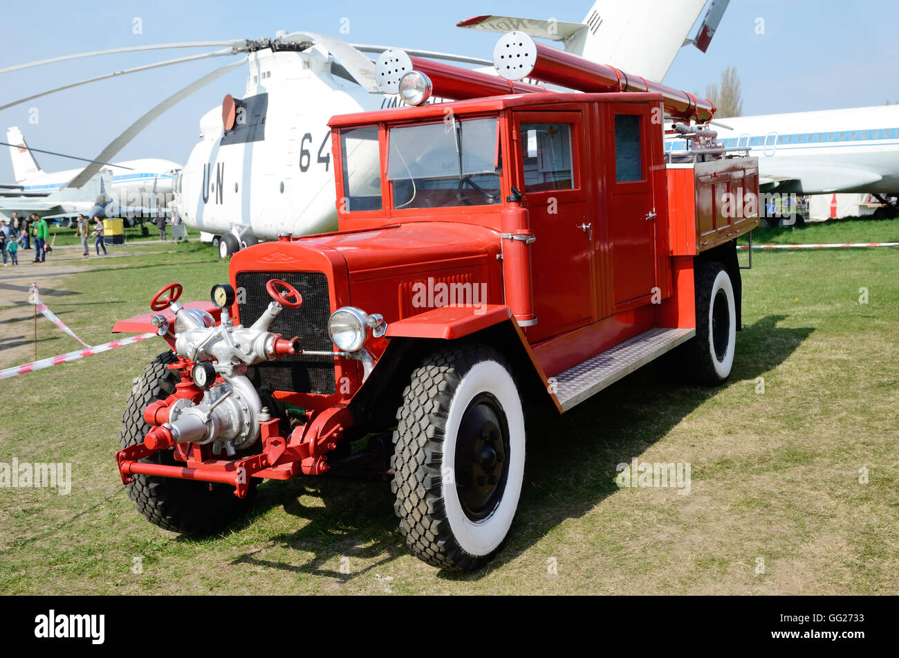 Vintage fire engine at the show Stock Photo - Alamy