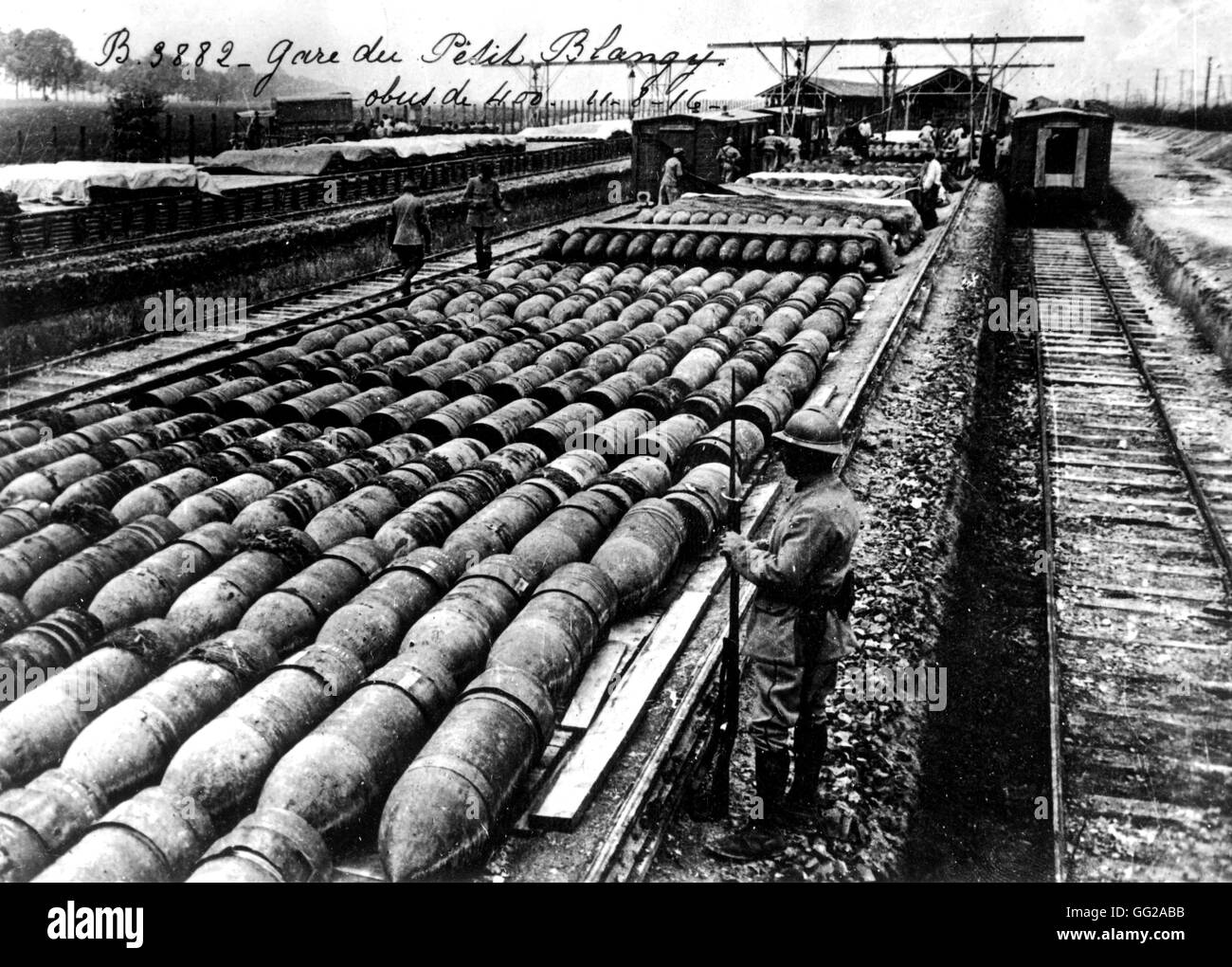 Shells 400 in the train station du Petit Blangy August 11, 1916 World ...