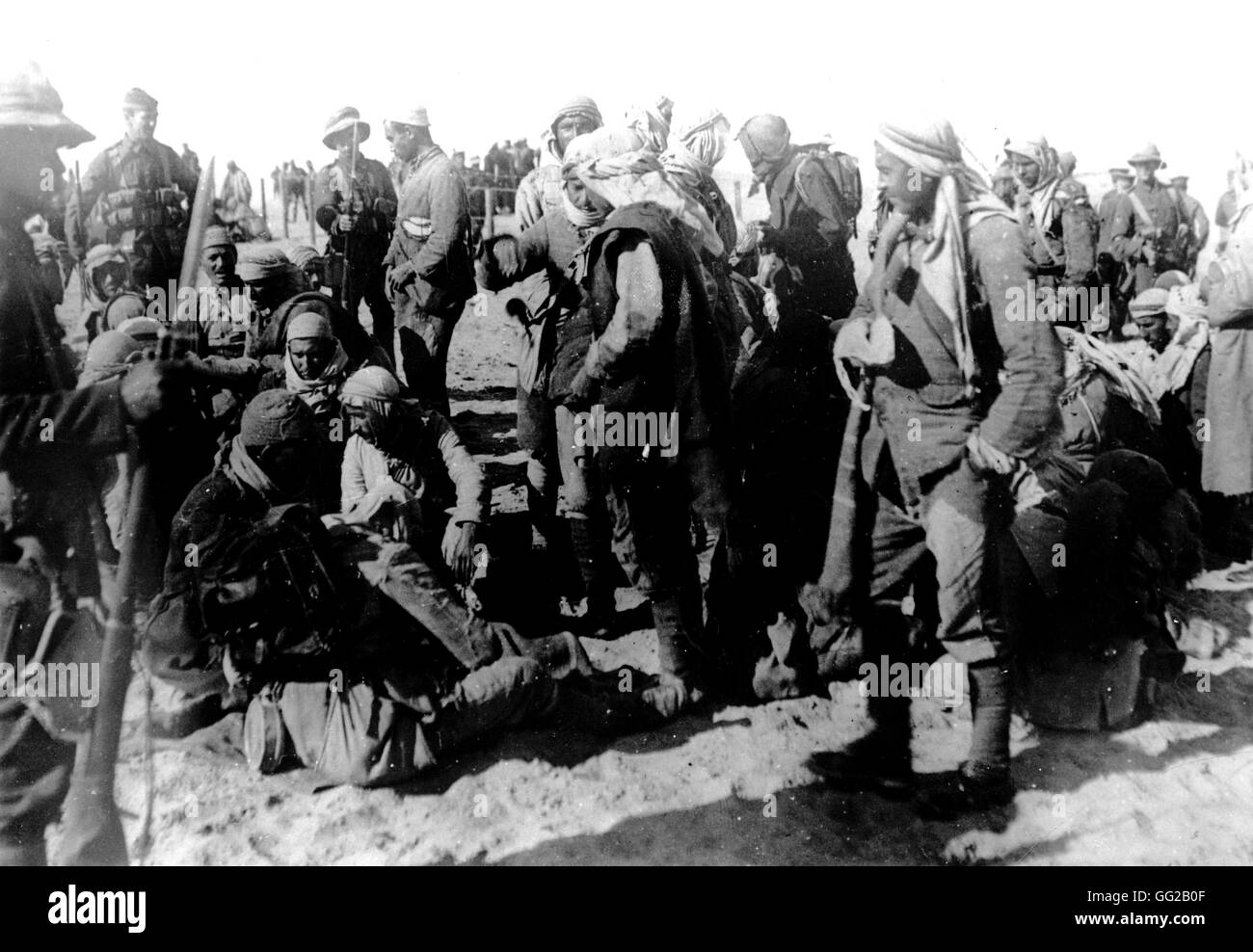 Turkish prisoners in an English camp Sinai 1918 Egypt - World War I ...