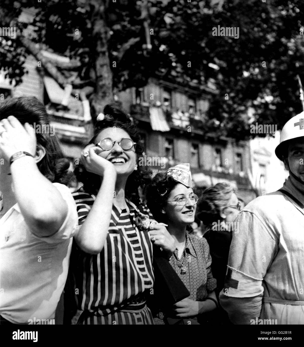 Liberation of Paris: the cheering crowd on the streets August 26, 1944 ...