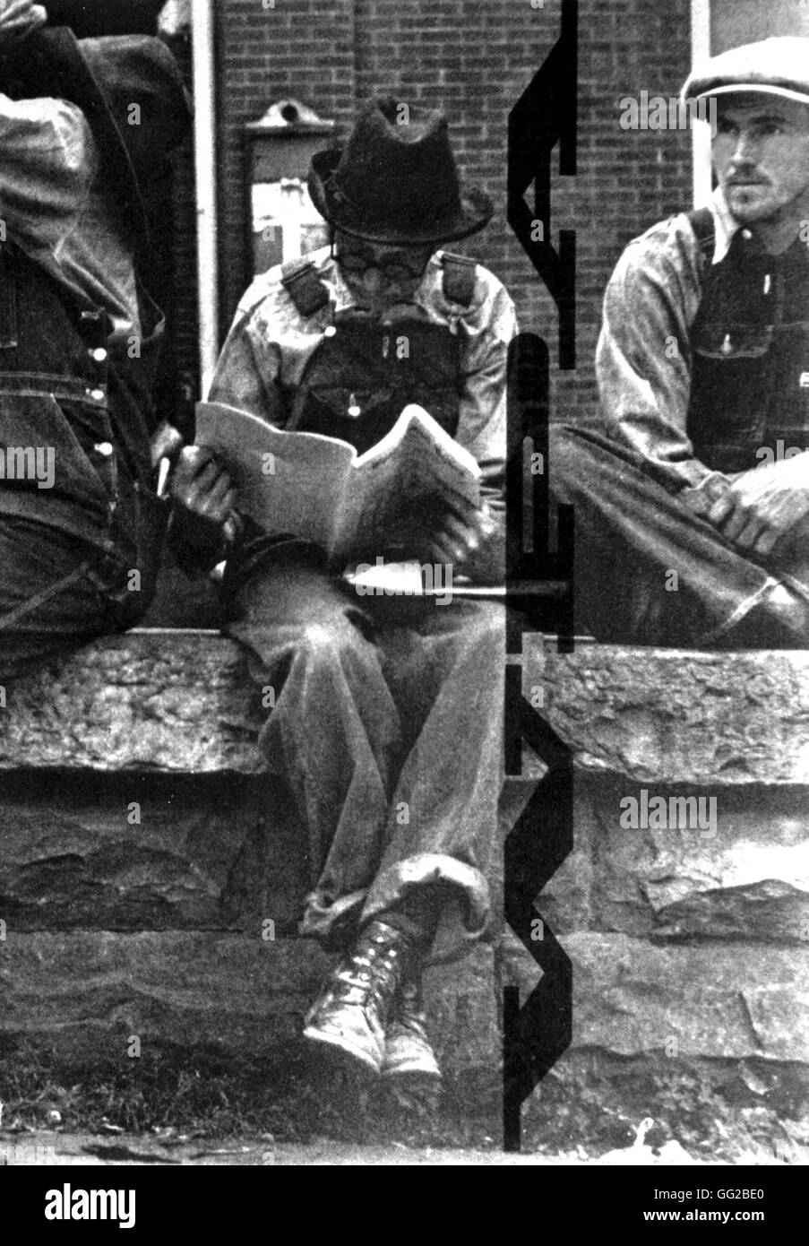 Work progress administration hi-res stock photography and images - Alamy