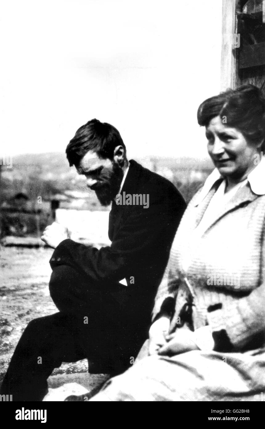 D.H. Lawrence (1885-1930) and his wife Freda in Santa Fé 1922 United ...