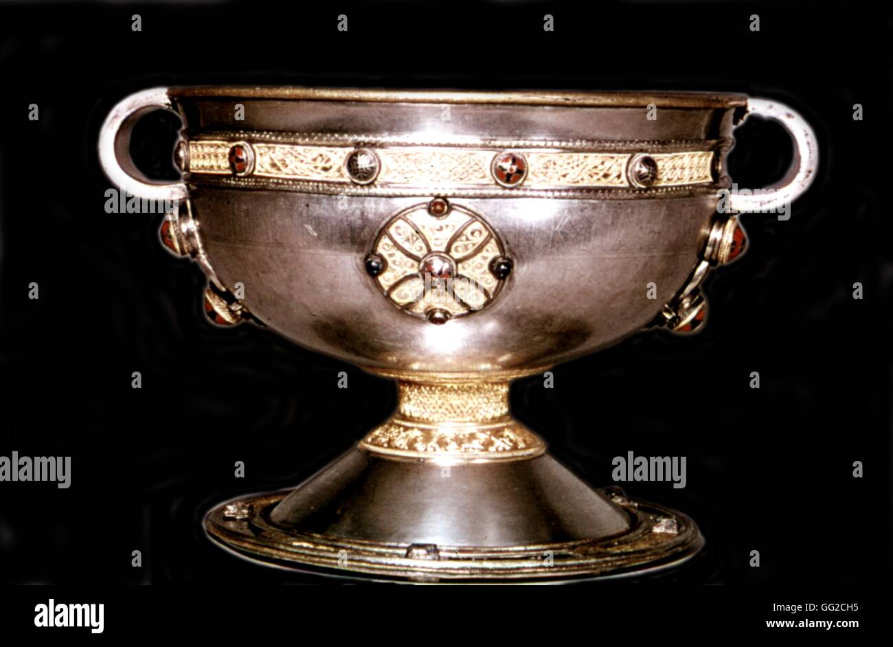 The ardagh chalice hi-res stock photography and images - Alamy