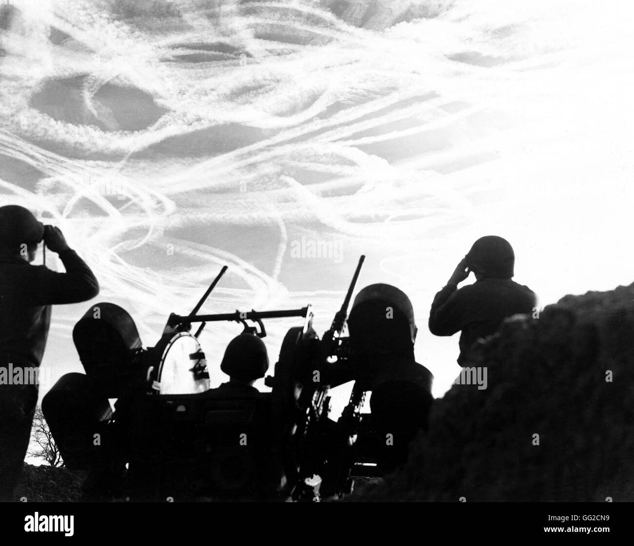 Counterattack of the 3rd army corps near Bastogne. Soldiers watching ...