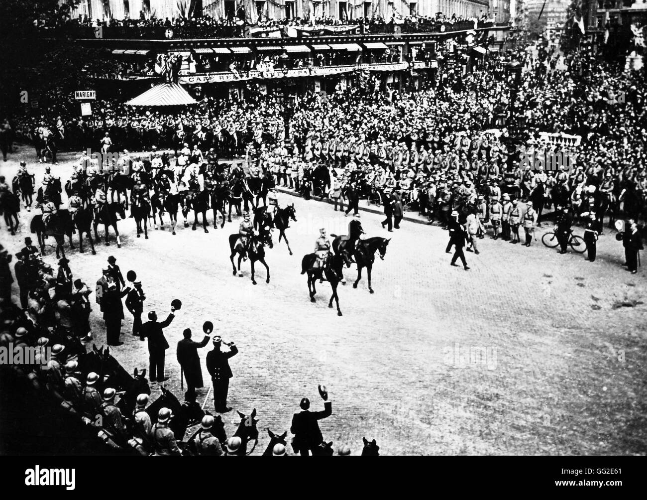 General paris france soldier wwi world war i march hi-res stock ...