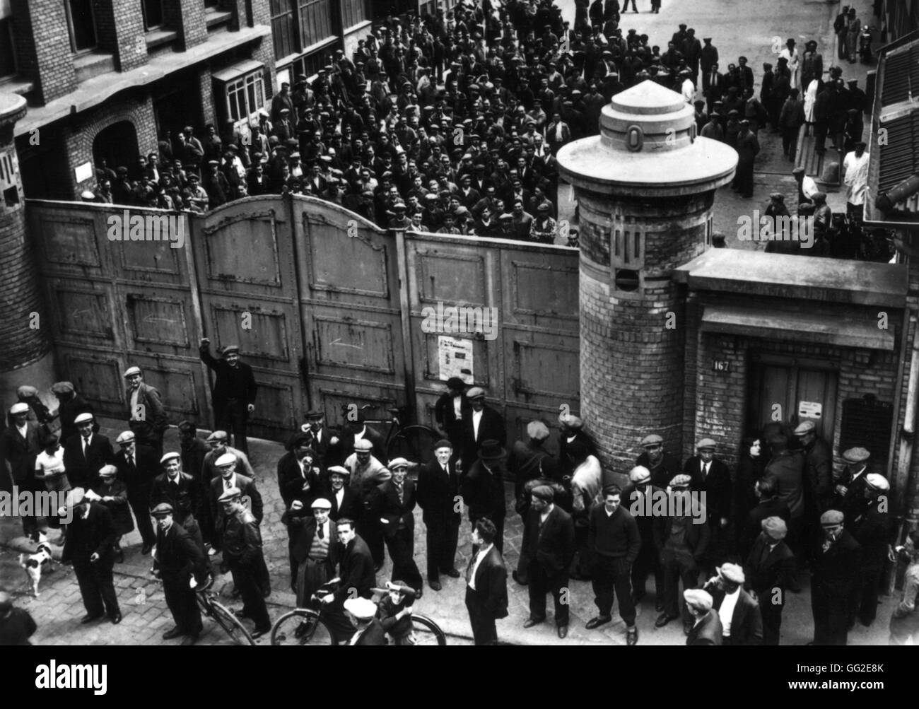 1930s factory worker hi-res stock photography and images - Alamy