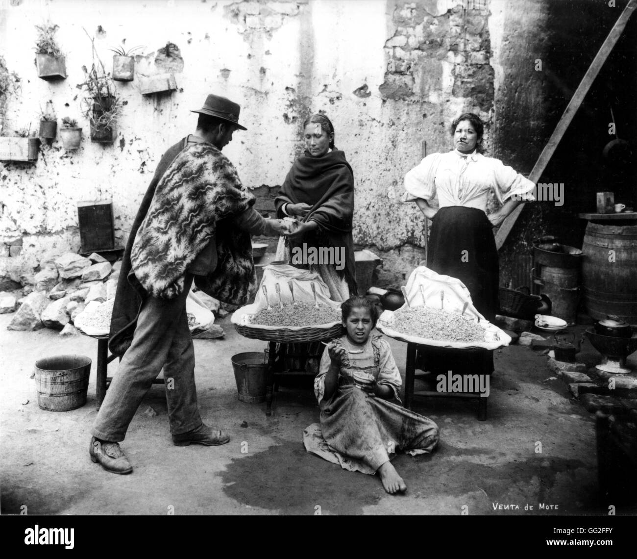 Child food poverty hi-res stock photography and images - Alamy