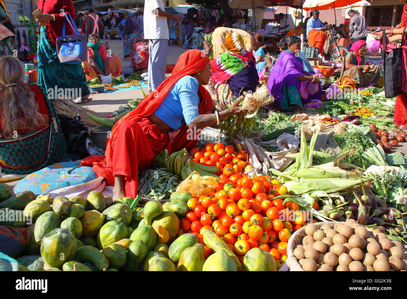 Colourful food market in diu hi-res stock photography and images - Alamy