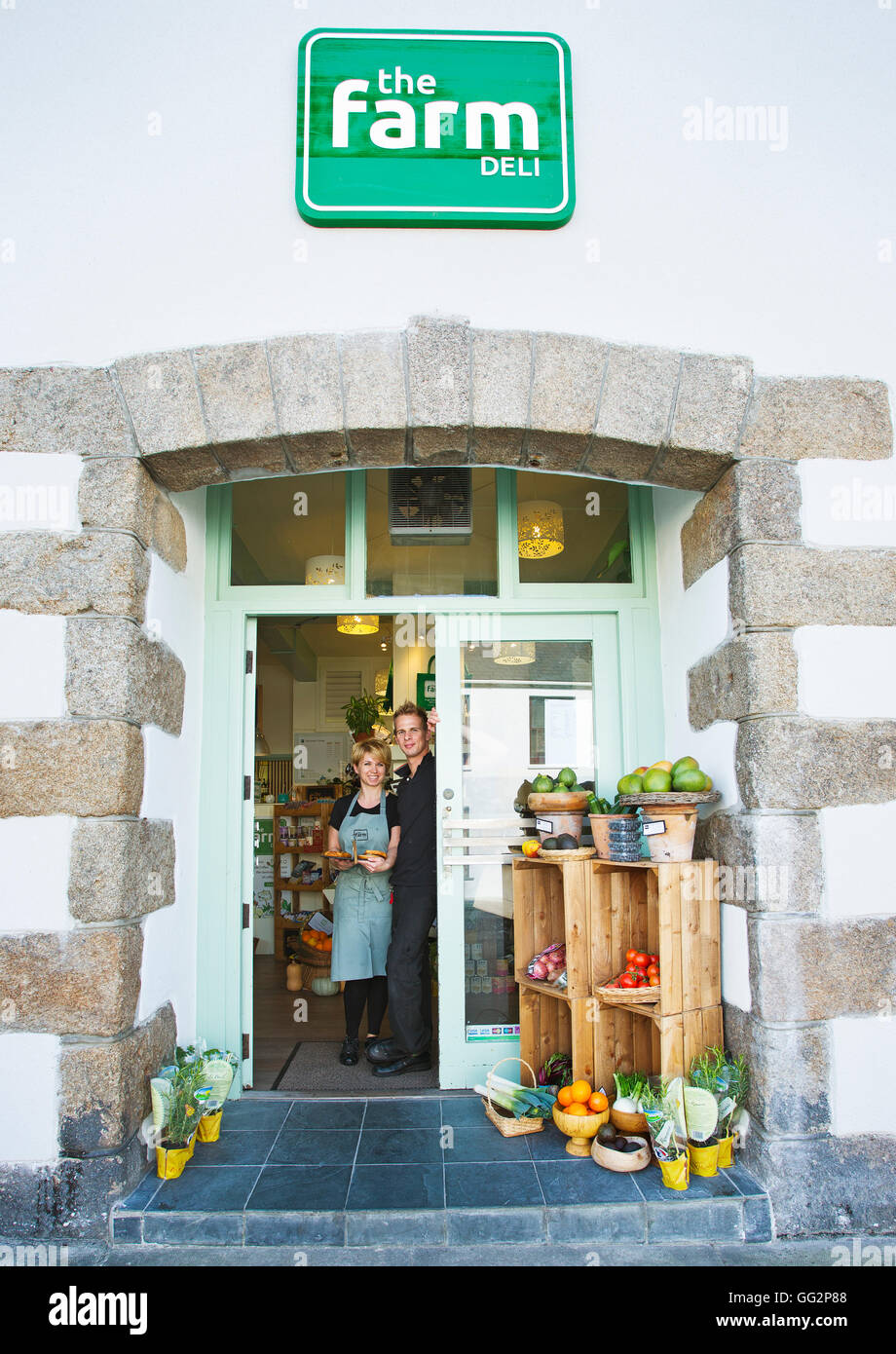 Deli shop hi-res stock photography and images - Alamy
