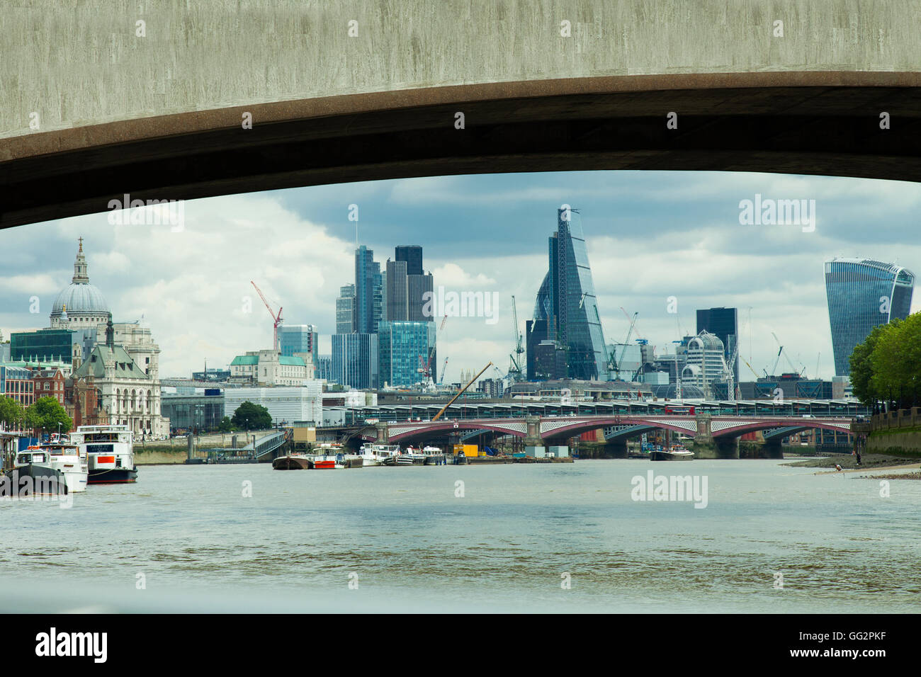 View from the sky garden at night hi-res stock photography and images ...