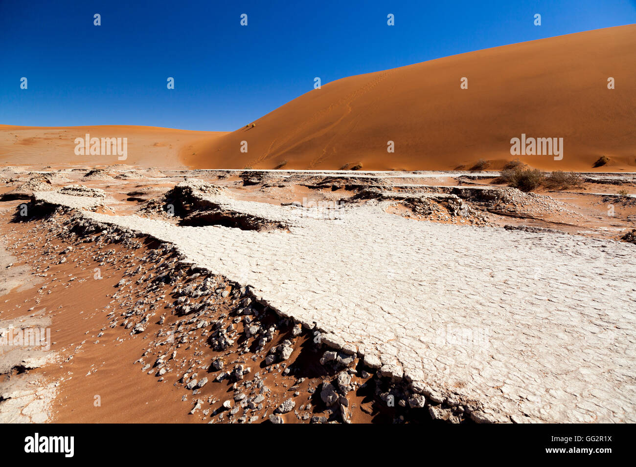 Sossusvlei Namibia Dried up river bed Stock Photo - Alamy