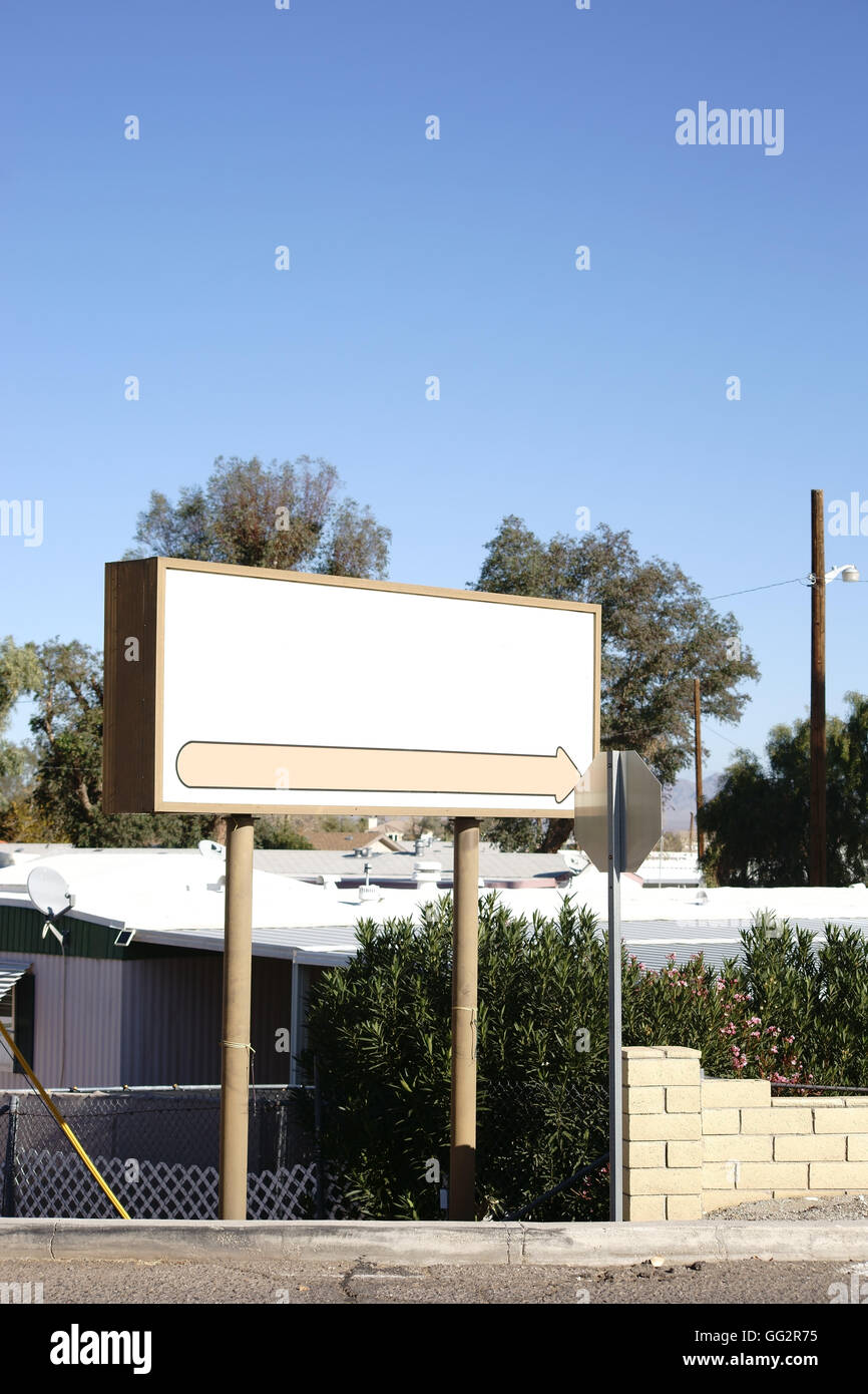 Empty front gardens hi-res stock photography and images - Alamy