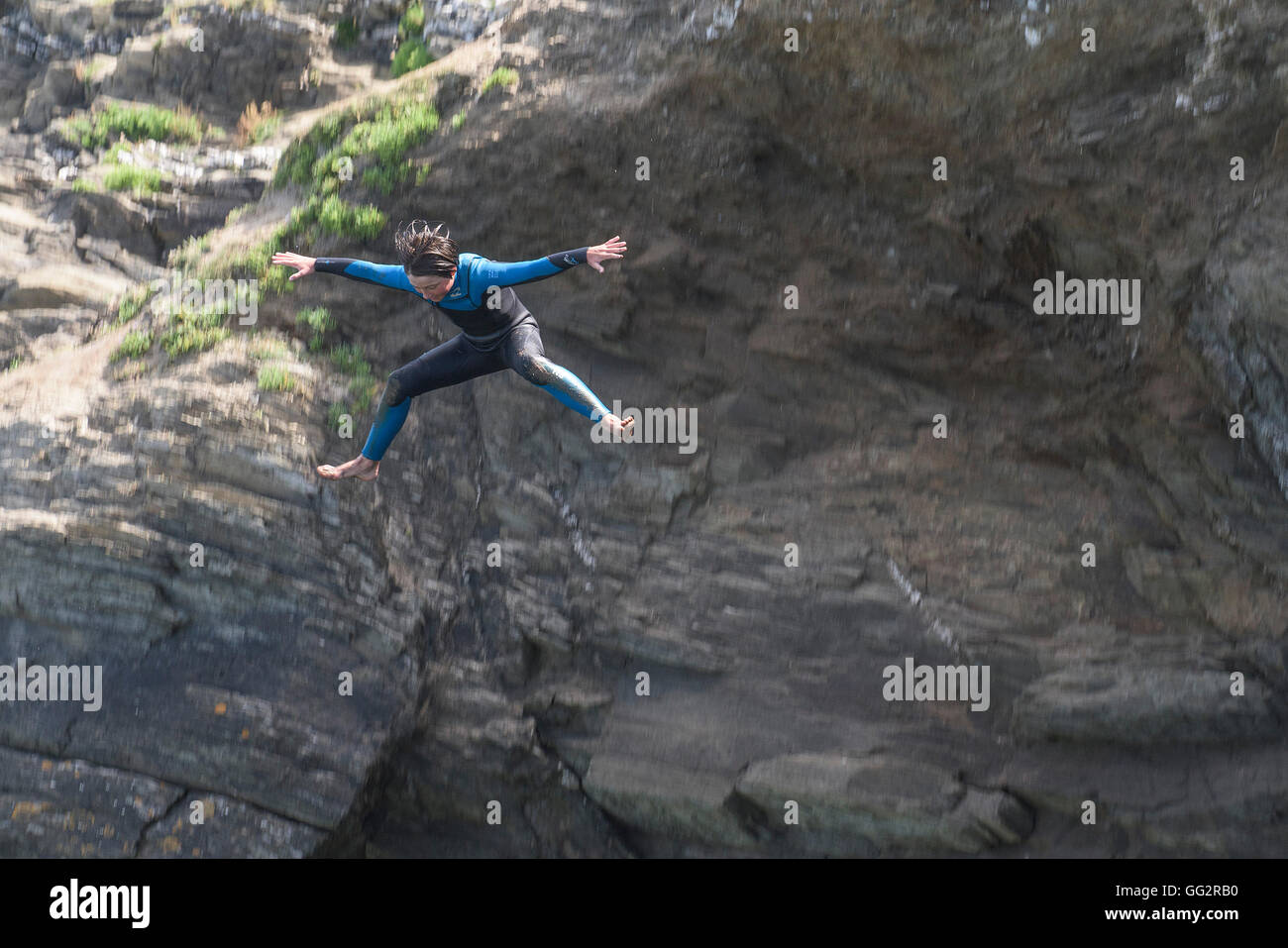 Young People Jumping Off Cliffs High Resolution Stock Photography and ...