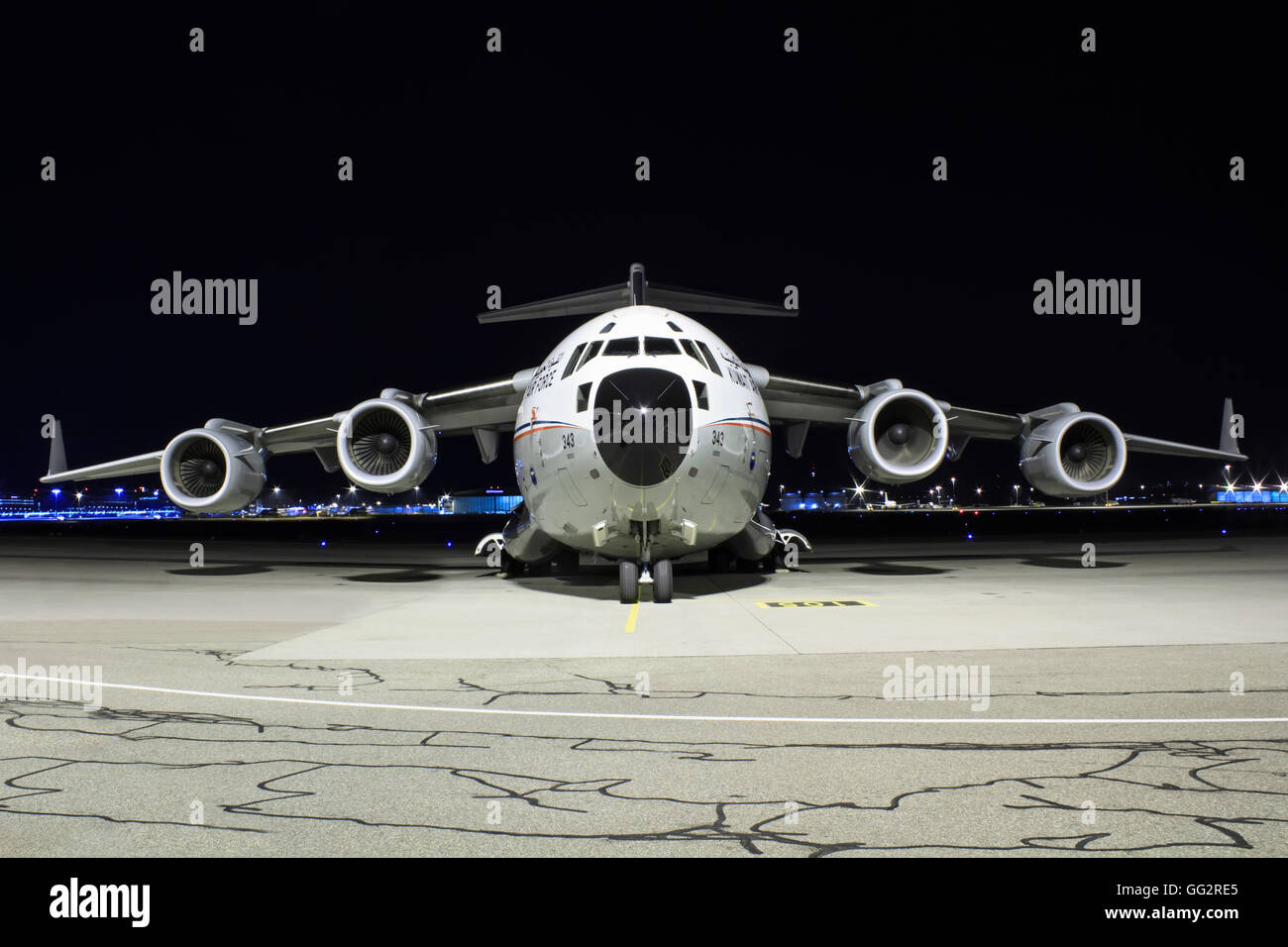 C 130 globemaster hi-res stock photography and images - Alamy