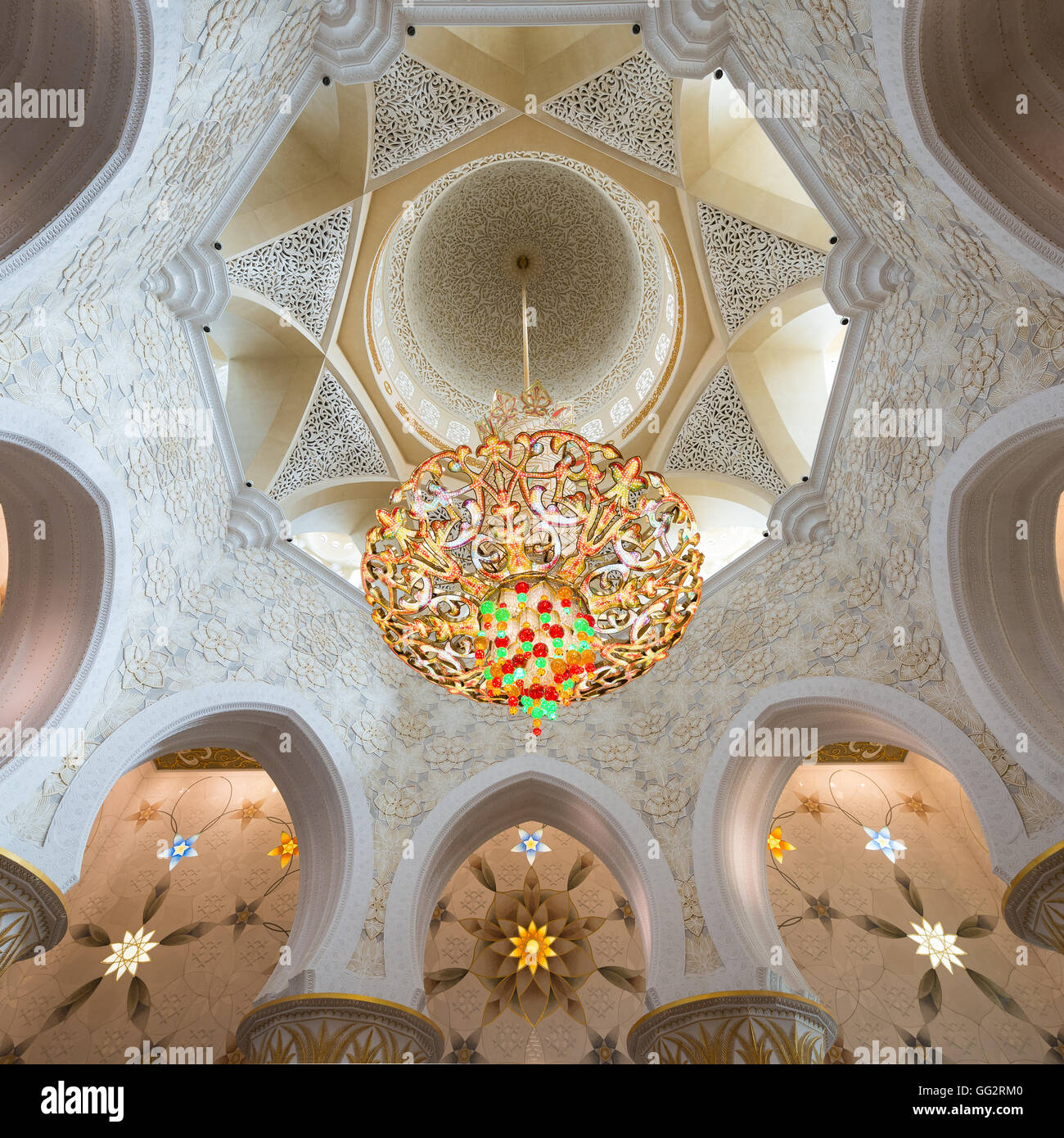 Sheikh zayed grand mosque geometry hi-res stock photography and images ...