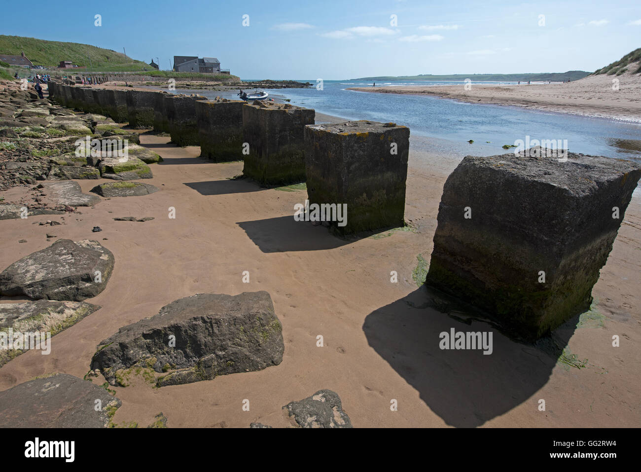 Aberdeenshire ww2 anti tank blocks hi-res stock photography and images ...