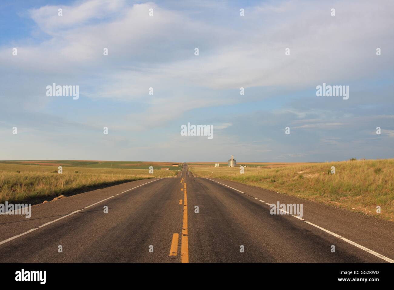 Deserted highway in rural Washington state, USA Stock Photo - Alamy