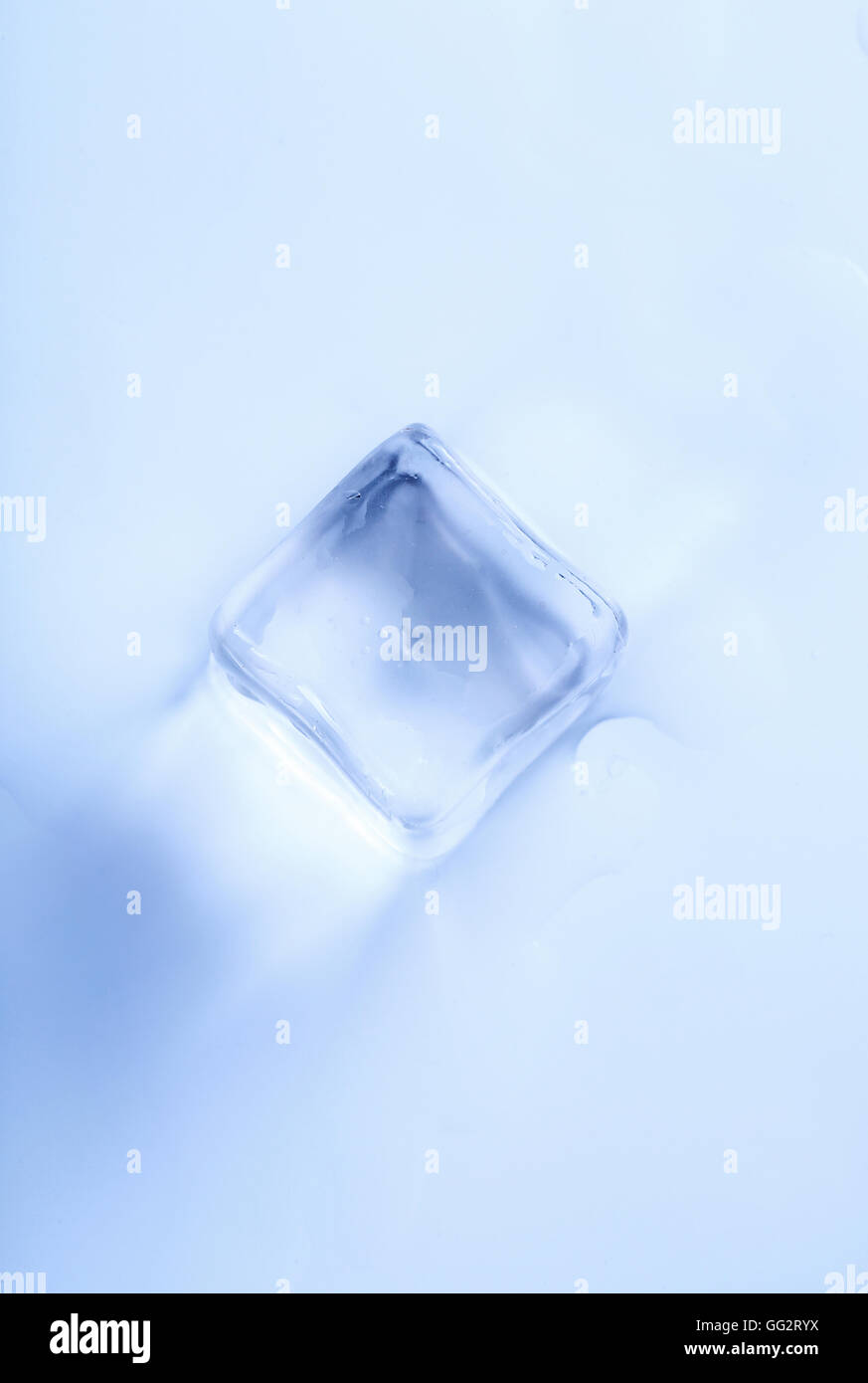 Ice one cube square hi-res stock photography and images - Alamy