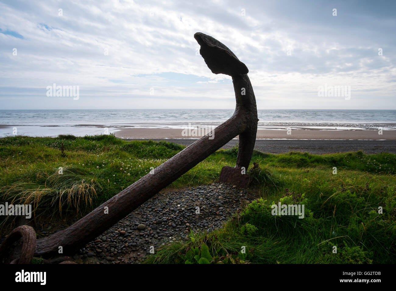 An anchor on Silecroft beach, Cumbria Stock Photo - Alamy