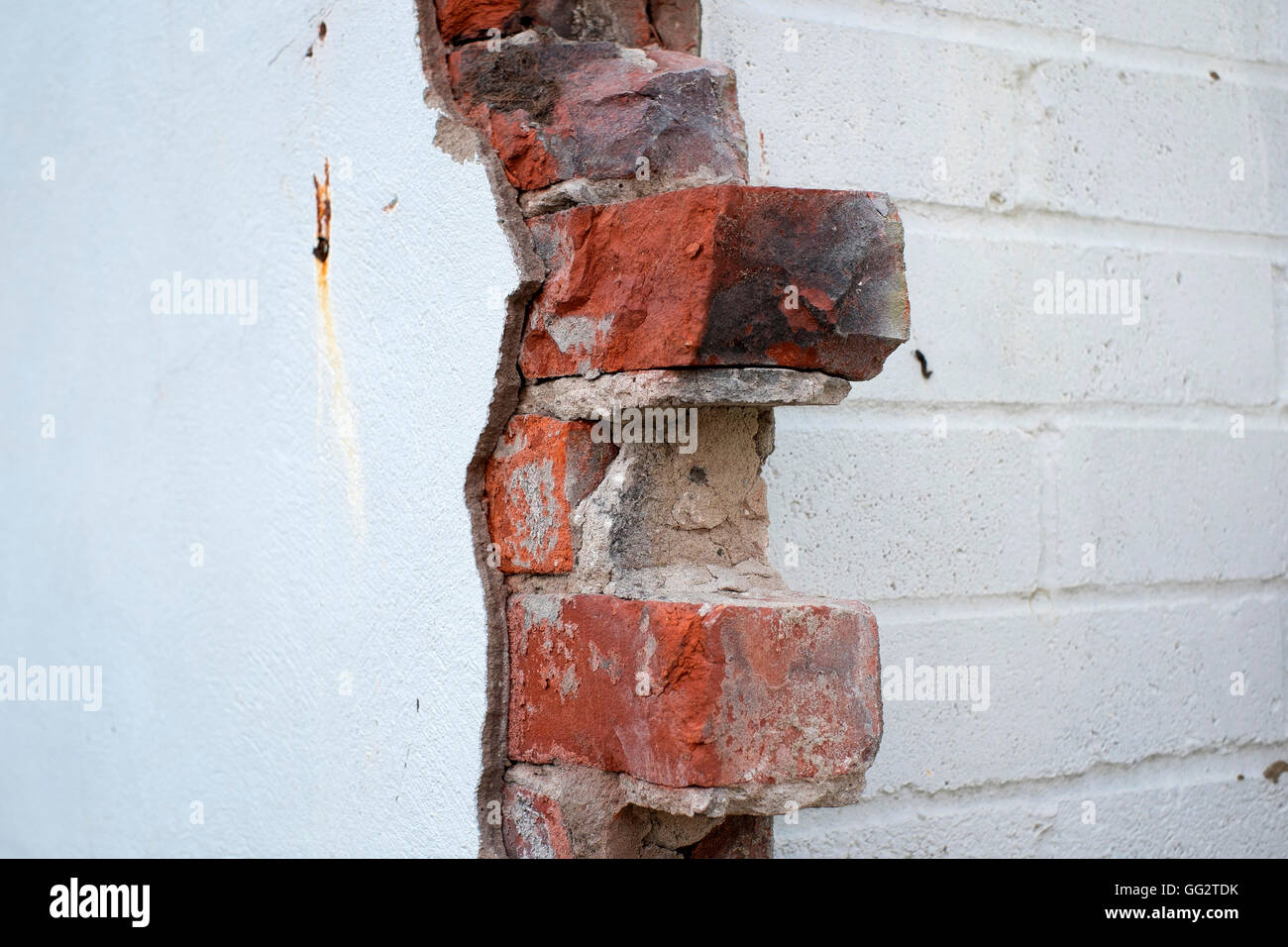 Exposed brick wall hi-res stock photography and images - Alamy