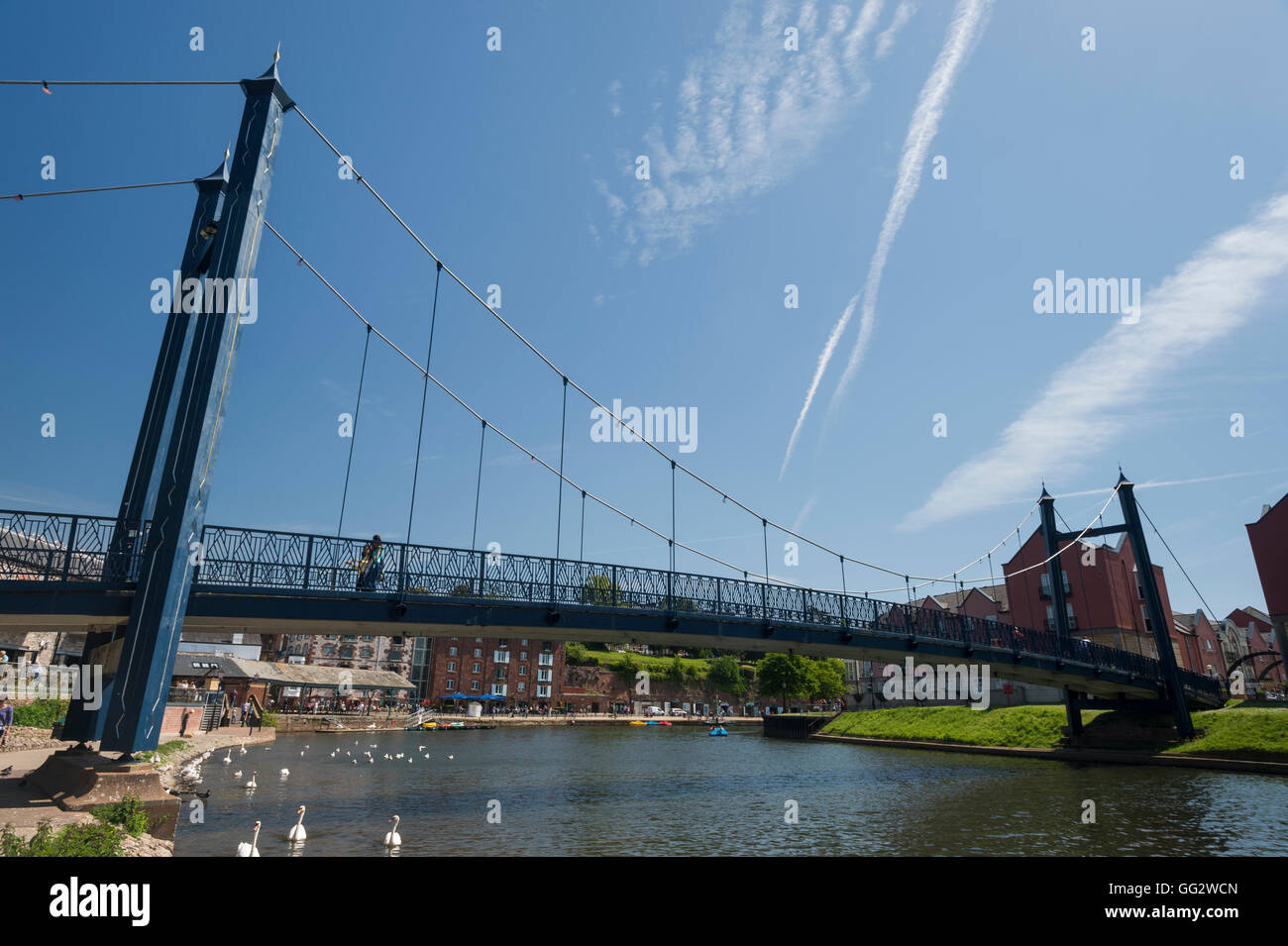Cricklepit suspension footbridge over the River Exe, The Quay, Exeter ...