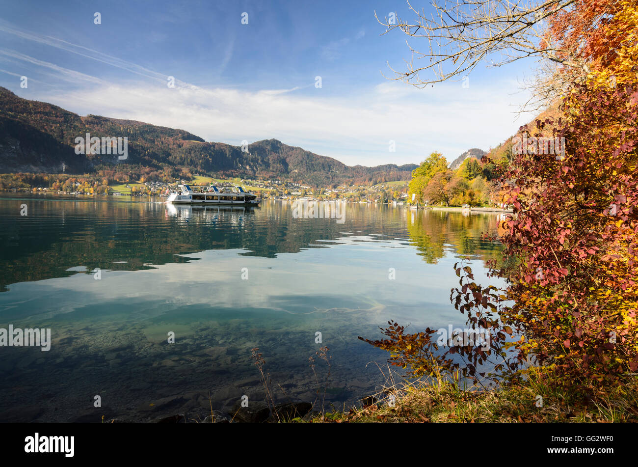 Sankt Gilgen: lake Wolfgangsee, view to St. Gilgen, Austria, Salzburg ...