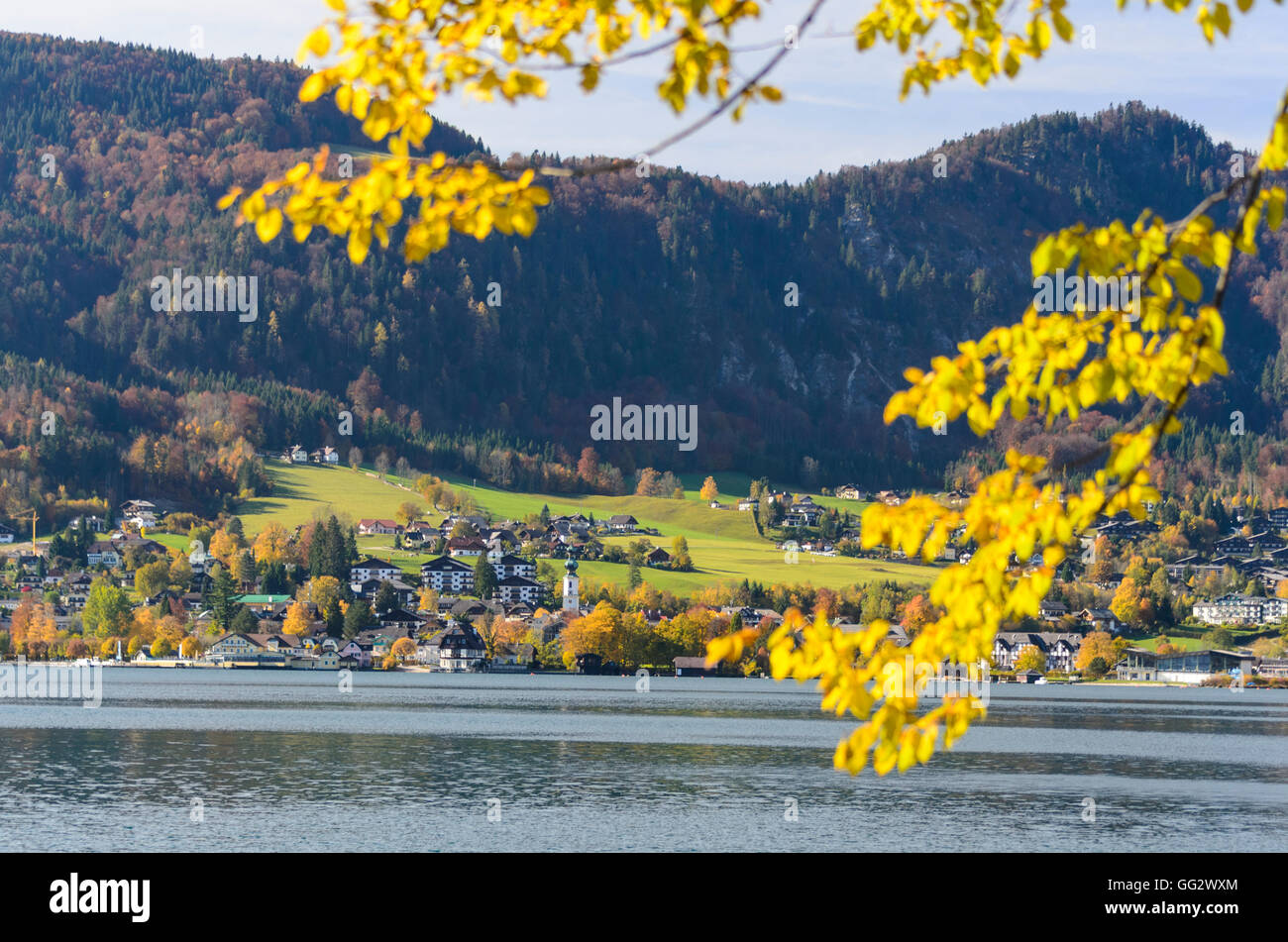 Sankt Gilgen: lake Wolfgangsee, view to St. Gilgen, Austria, Salzburg ...