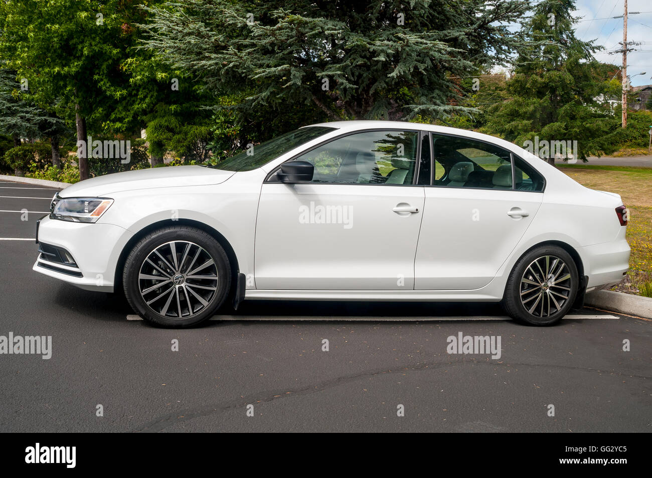 2016 White Volkswagen (VW) Jetta Sport Stock Photo - Alamy