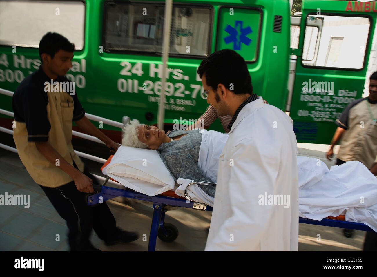 Er rush hi-res stock photography and images - Alamy