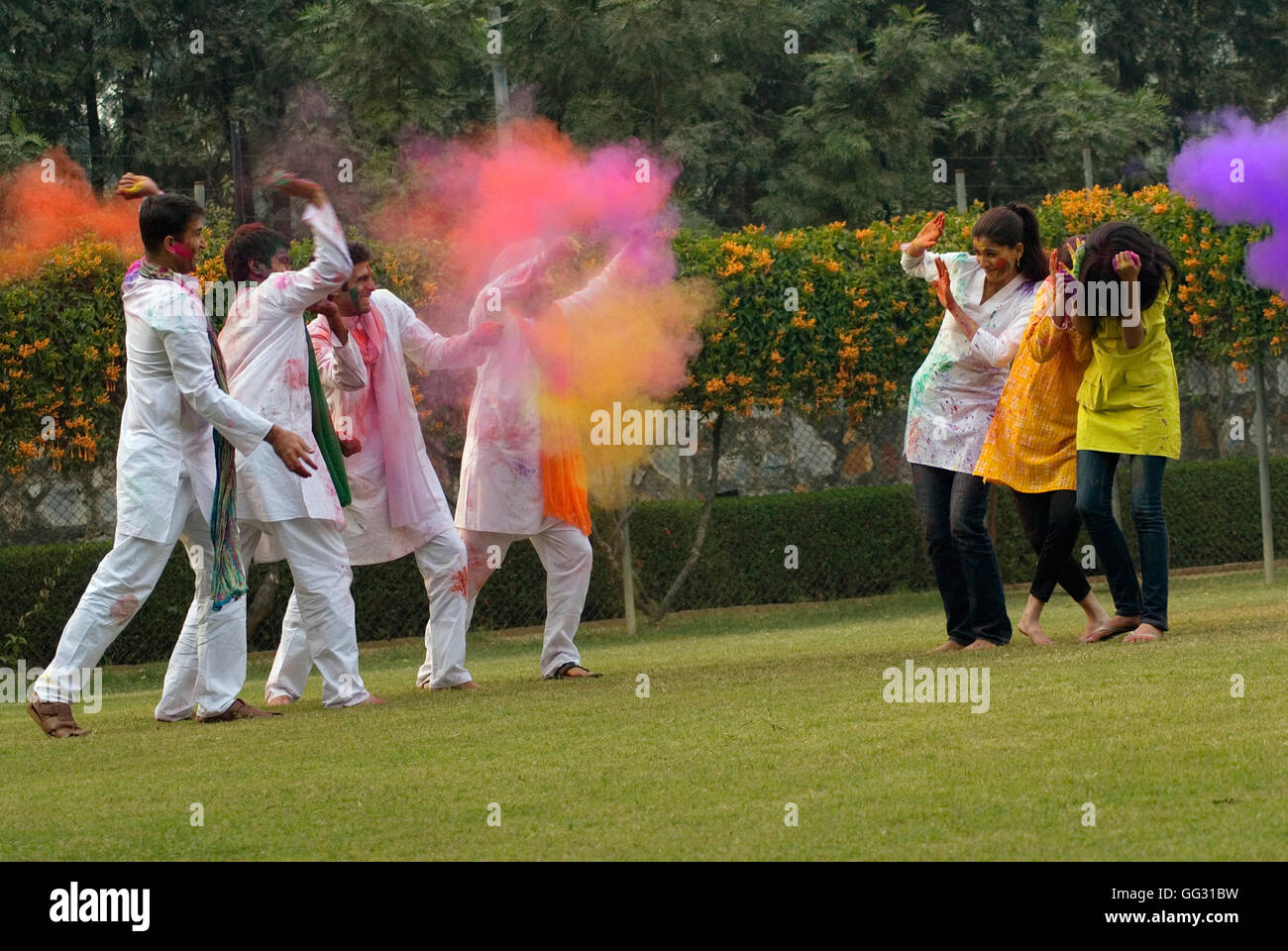 Indian friends enjoying holi hi-res stock photography and images - Alamy