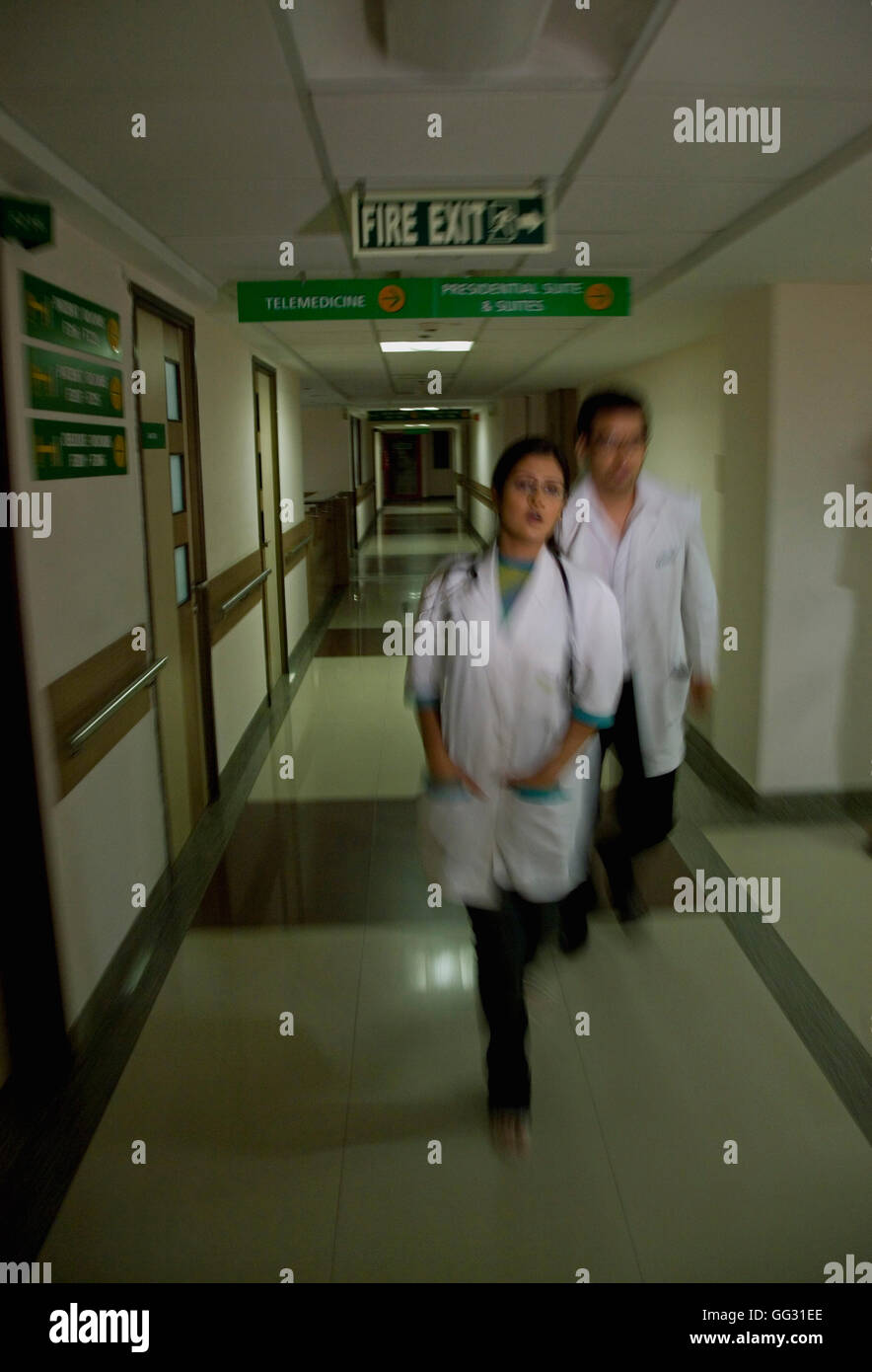 Women rush hi-res stock photography and images - Alamy