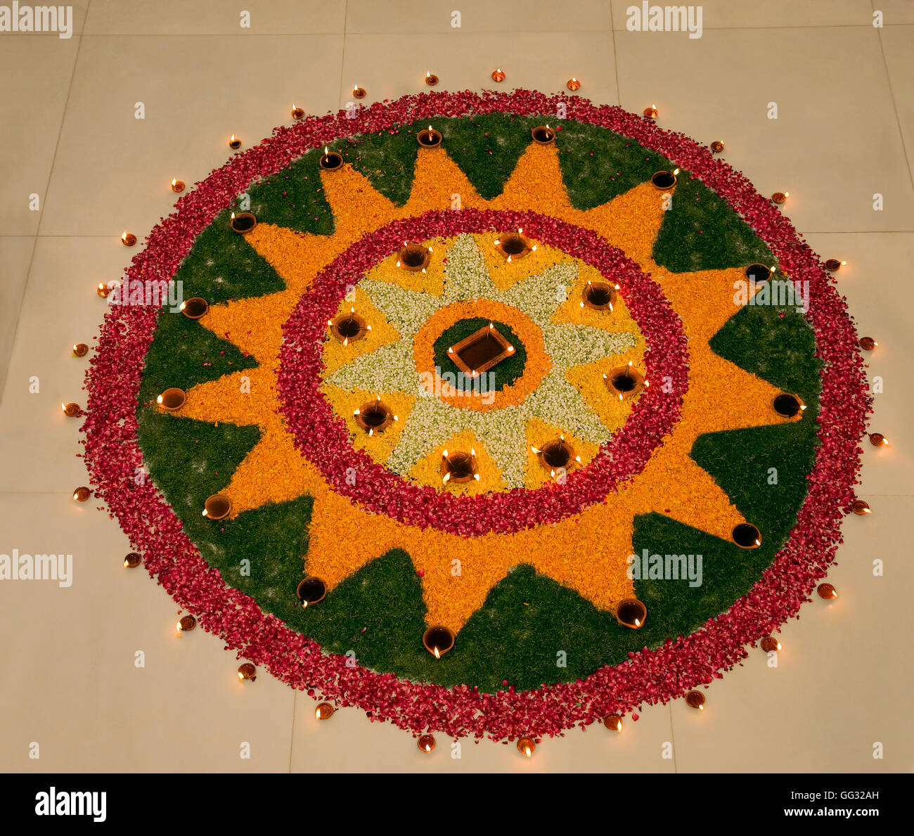 Diwali and rangoli and flowers hi-res stock photography and images - Alamy
