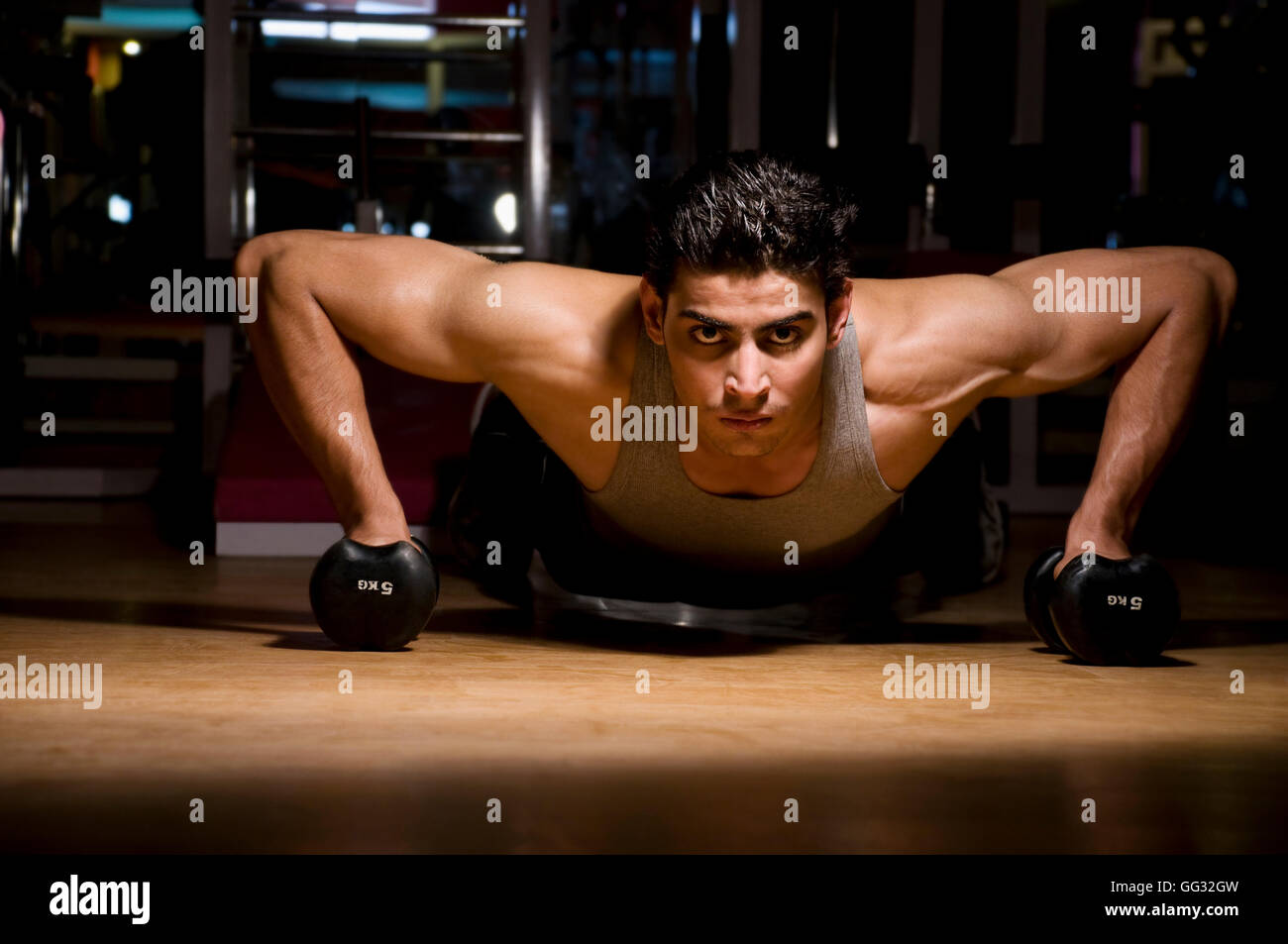 Men doing physical work hi-res stock photography and images - Alamy