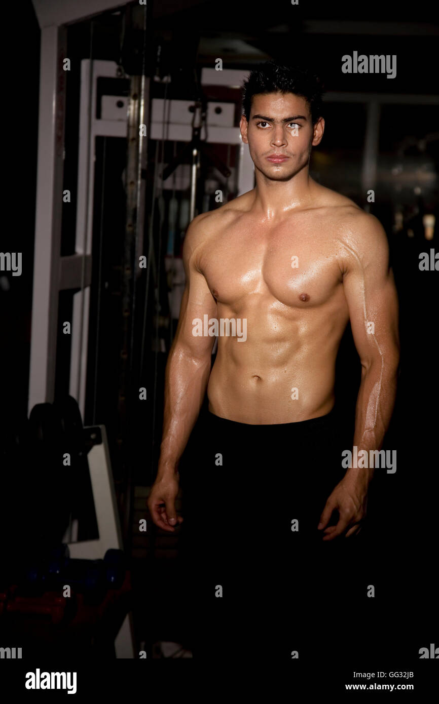 Indian Man Gym Body Building Stock Photos & Indian Man Gym Body ...