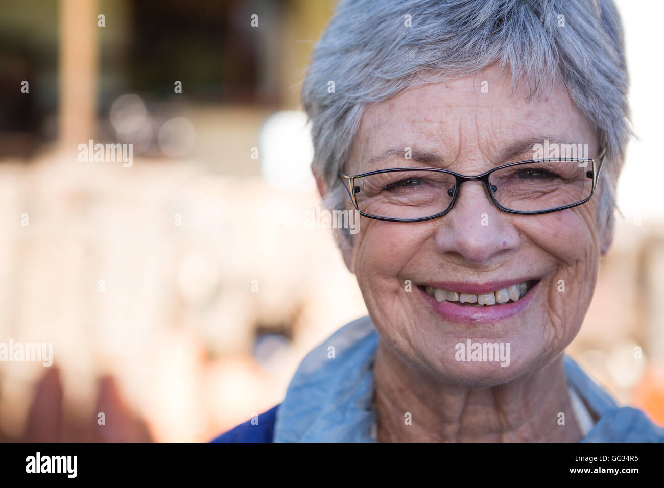 Female potter hi-res stock photography and images - Alamy