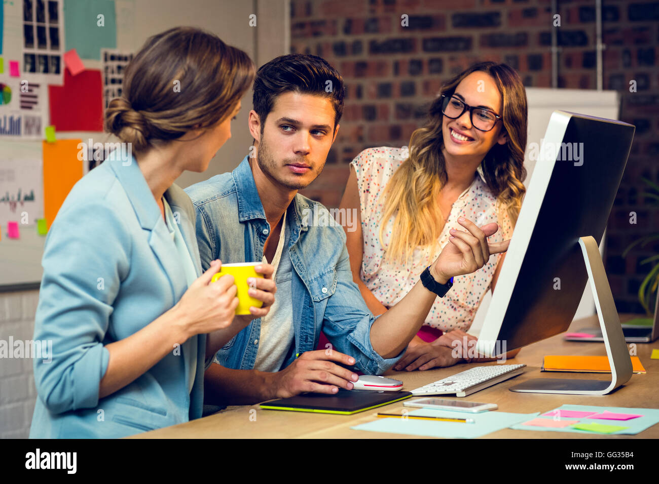 Female graphic artist computer hi-res stock photography and images - Alamy