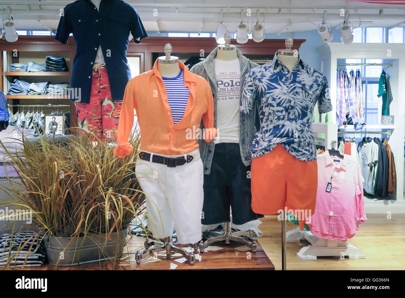 Lord taylor flagship store interior hi-res stock photography and images ...