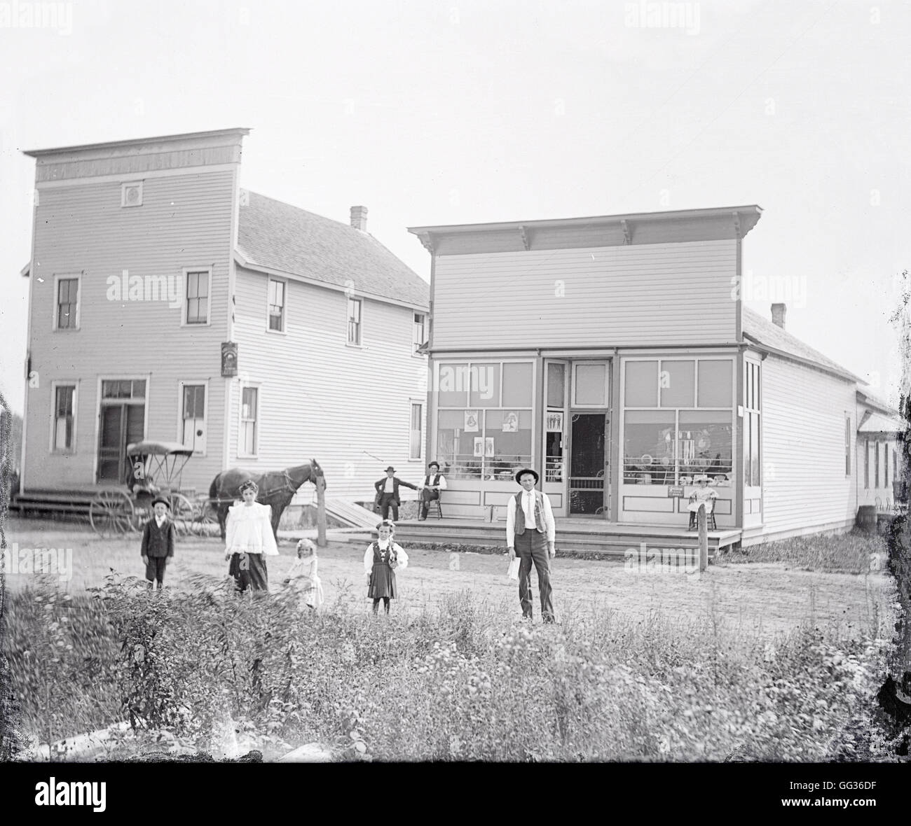 Vintage storefronts hi-res stock photography and images - Alamy