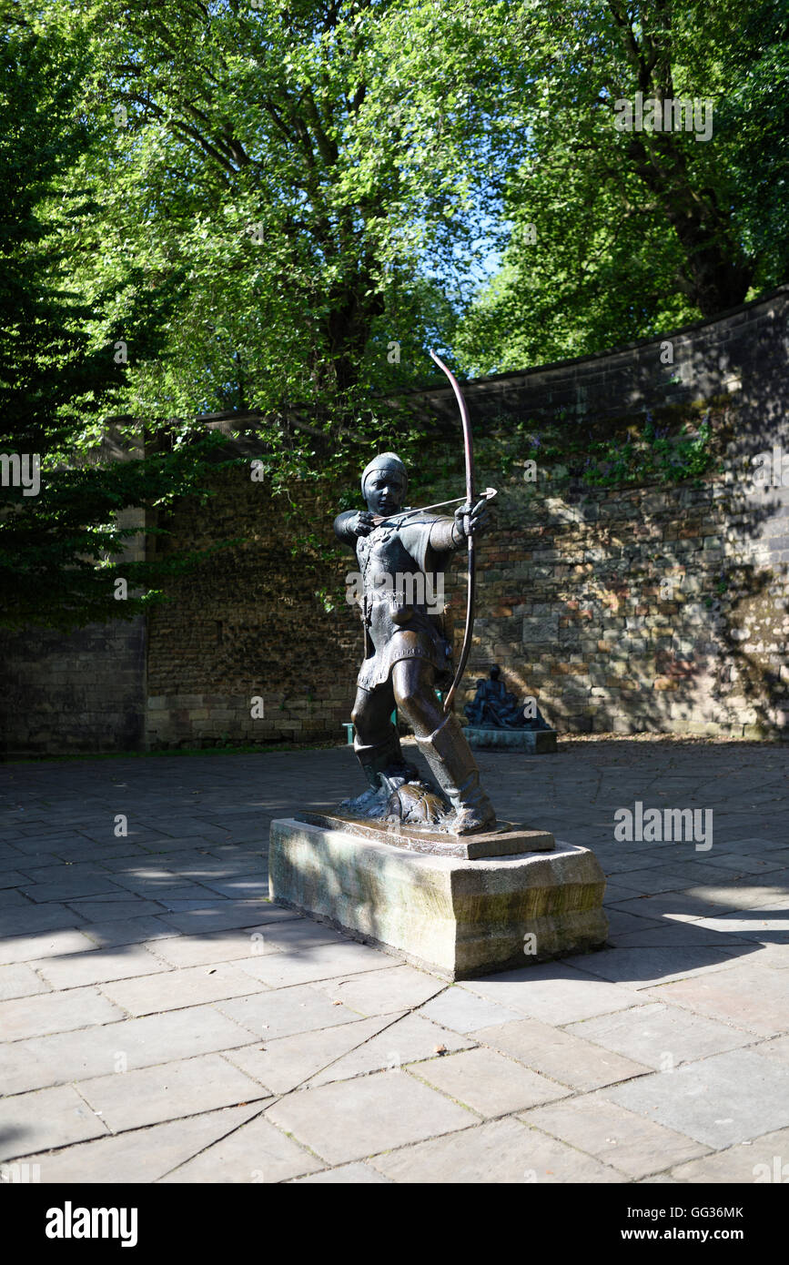 The Robin Hood Statue Nottingham Castle Stock Photo - Alamy
