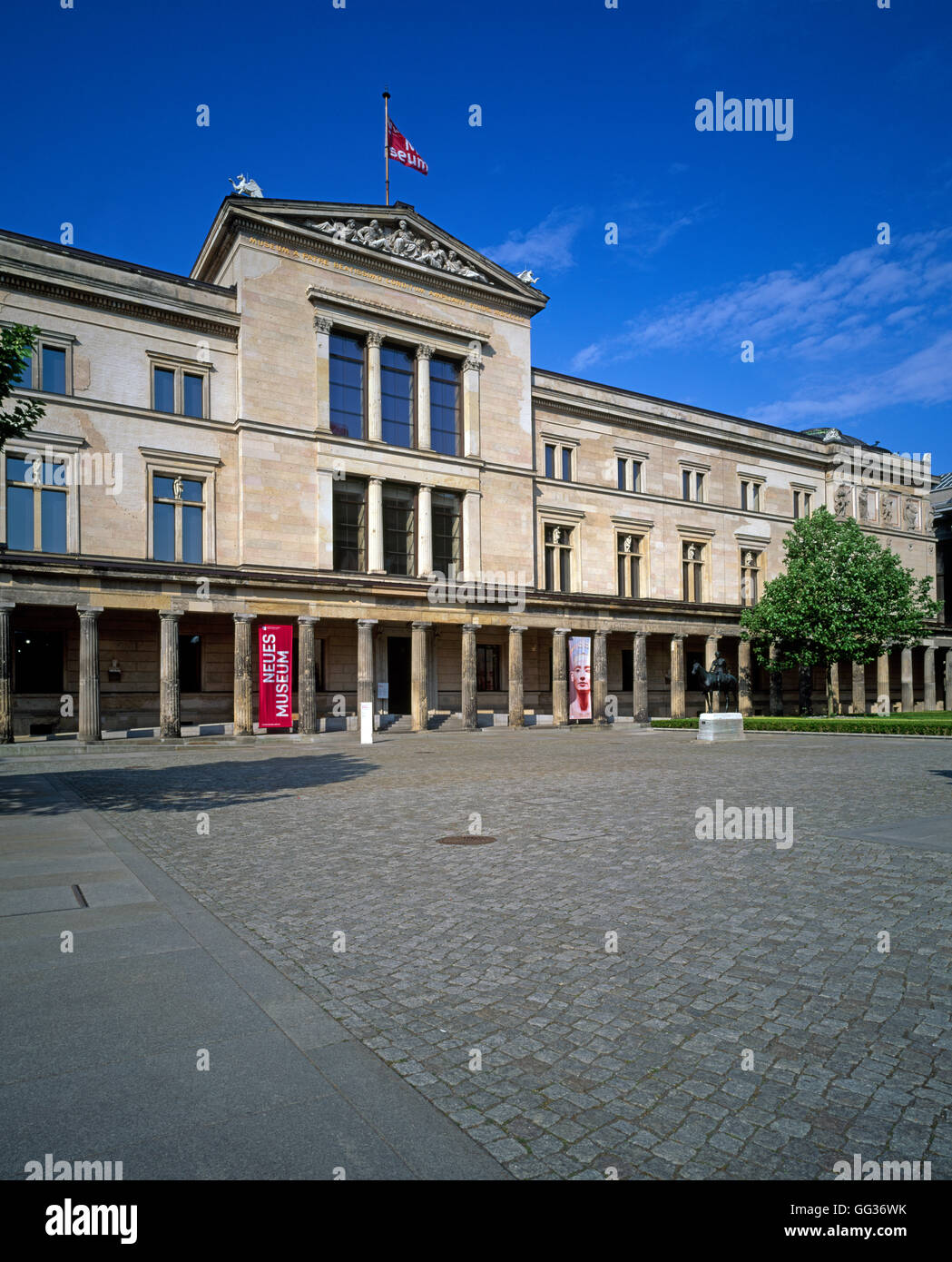 Neues museum berlin exterior hi-res stock photography and images - Alamy
