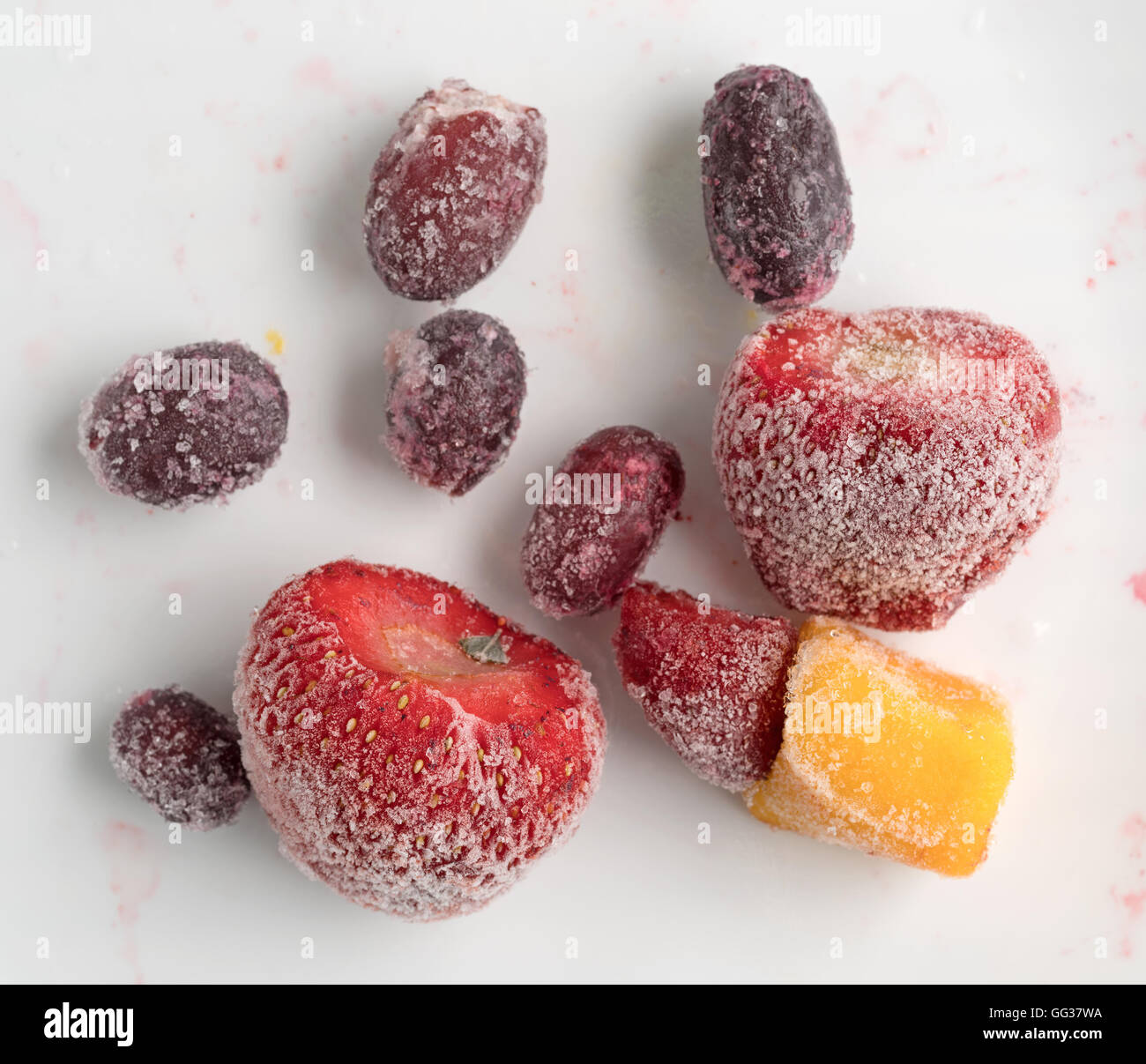 Frozen fruit strawberries hi-res stock photography and images - Alamy