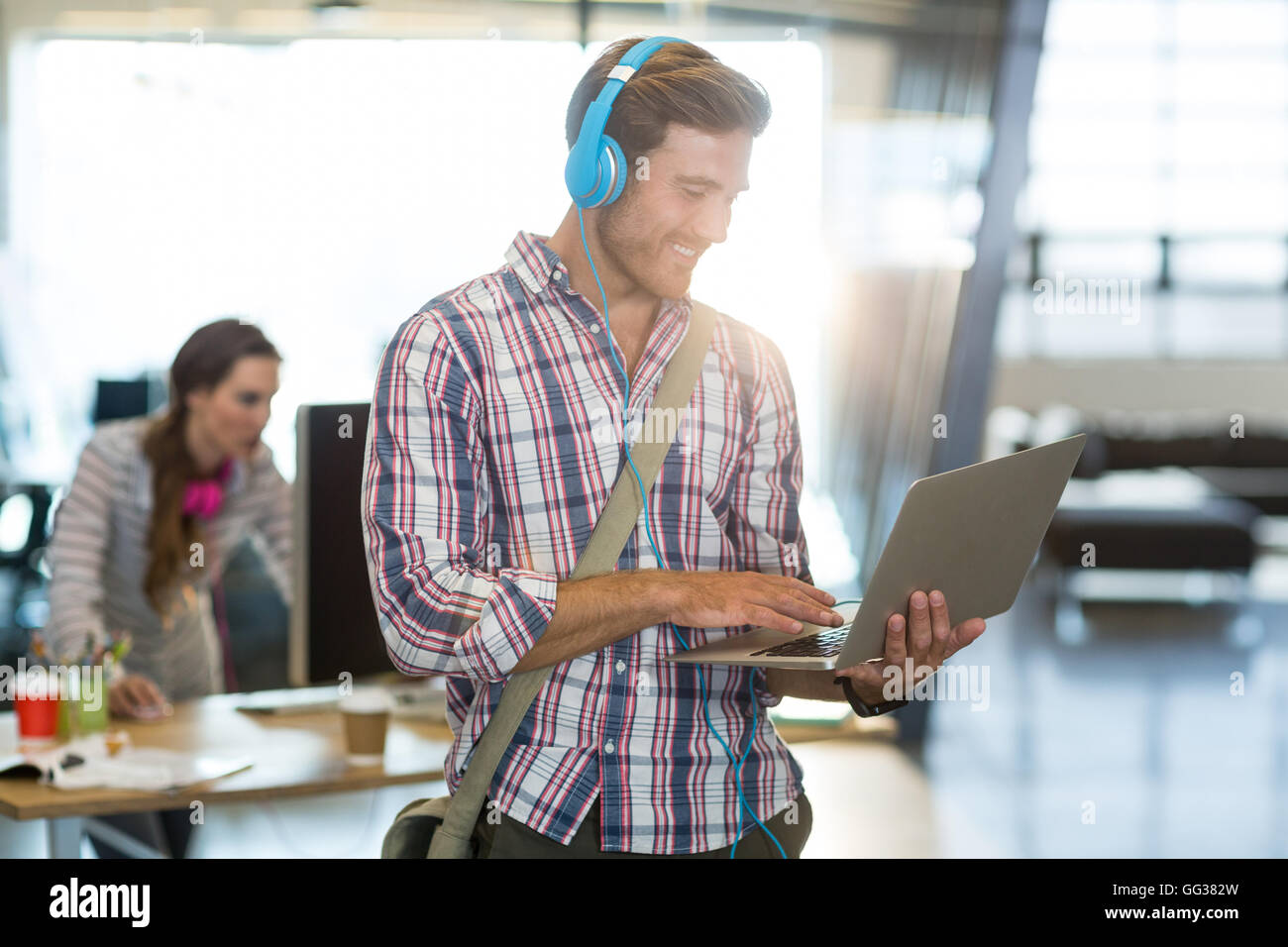 Professional headphone hi-res stock photography and images - Alamy
